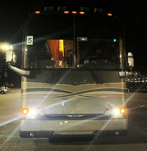 Ariana Grande Tour Bus