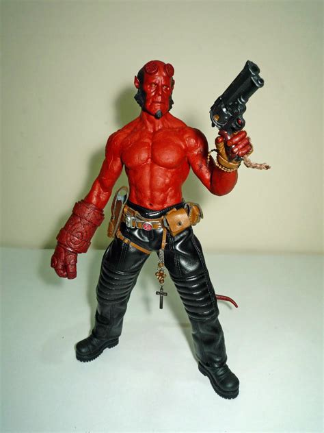 The Men In Tights Hot Toys Hellboy