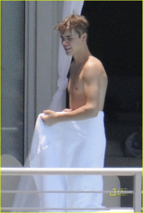 Justin Bieber Shirtless Time In Miami Photo Justin Bieber