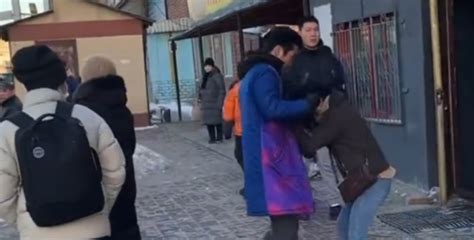 Гудамжинд танхайрч эмэгтэй хүний биед халдсан залууг ЦЕГ аас шалгаж байна