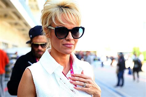 Pamela Anderson Is Selling Her Engagement Ring News 4y