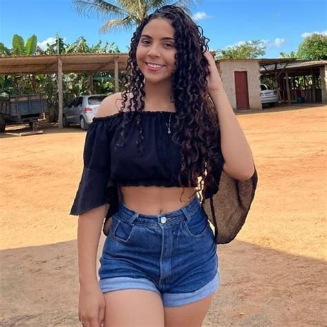 Larissa Mendes Larissamendesss Threads Say More