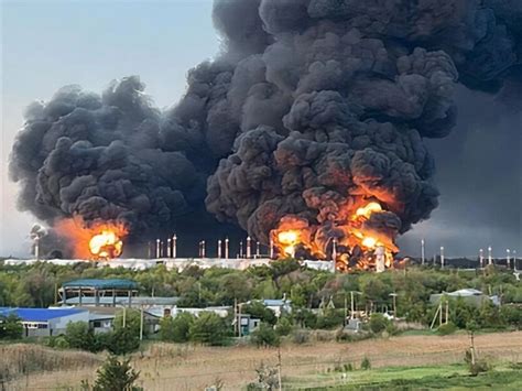 Українські дрони атакували аеродром Енгельс 2 та нафтобазу в Саратовській області всі