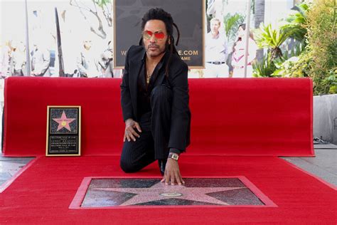 Ленни Кравиц получил звезду на Аллее славы Газета Ru Новости