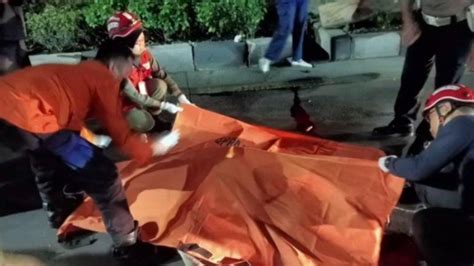 Tragis Wanita Berusia Tahun Di Makassar Tewas Usai Ditabrak Mobil Begini Kronologinya