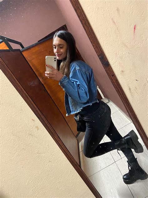 Do You Like My Look To Go To A Bar Rgirlsinjeans