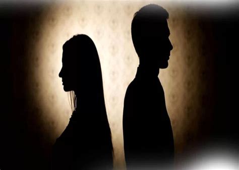 کار زشت دختر ۱۶ ساله با دوست پسرش در غیاب مادرش در خانه عکس