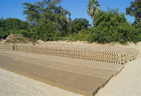 ဆိပ်ဖြူမြို့နယ်တွင် ရွှံ့စေမြေအုတ်လုပ်ငန်းဖြင့် ဒေသခံပြည်သူများ အလုပ်အကိုင် အခွင့်အလမ်းများရရှိ