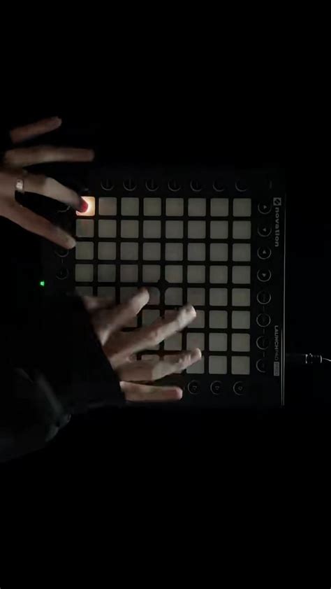 Novation Launchpad Mini [mk3] — Portable Midi 64 Pad Usb Grid Controller For Ableton Live And