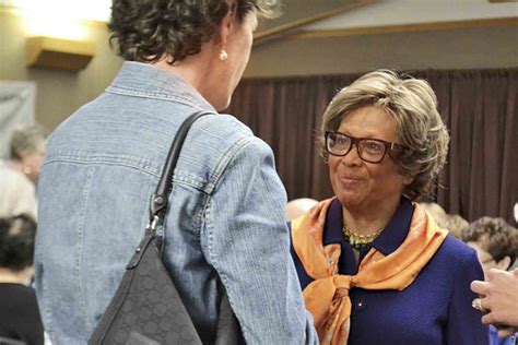 Nra Executive Millie Hallow Addresses Reagan Dinner News Sports