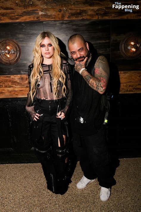 Avril Lavigne Tits Photos The Fappening Stars