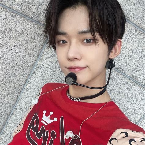 Yeonjun Txt Icon Txt Hole In My Soul Glitter Eyes