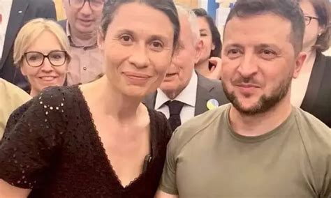 Снимка на деня Къде си държи телефона депутат при среща със Зеленски ᐉ Новини Tribune Bg