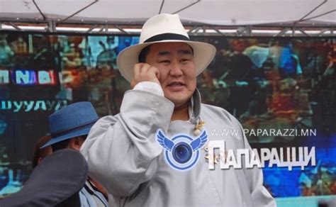 “Петровис” ын Ж Оюунгэрэлийн хүү Дөлгөөн их аварга Д Дагвадоржийг хутгалжээ