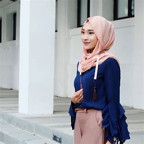 Kombinasi Warna Biru Baju Homecare