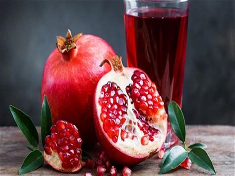 في موسمها فاكهة حمراء تحمي من مرض قاتل و5 فئات ممنوعة مصراوى