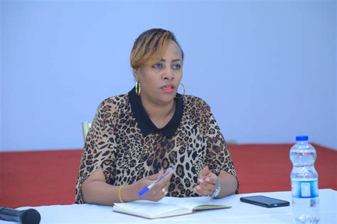 ቢሮው በሴቶች የልማት ህብረት አደረጃጀትና አሠራር ማኑዋል ላይ ከከተማው ስትሪንግ ኮሚቴ ጋር ውይይት አደረገ። ጥር 13 ቀን 2017ዓ ም የአ አ ሴ ህ