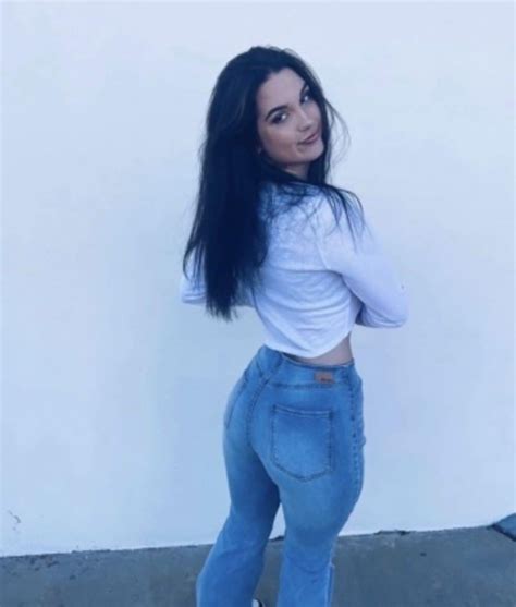 Dont You Just Love An All Natural Girl In A Croptop R Croptopgirls