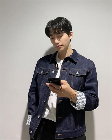 우~~~~~영 On Twitter Okay Can We Get Lee Junho And Suzy Photoshoot For Dior😳😳 2pm Junho