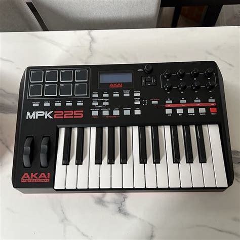 Akai Mpk225 Performance Usb Midi Keyboard Controller Aka Mpk225 And 1 Collectables