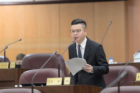 批總統官邸烤肉趴 凌濤：一邊喊窮、一邊宴會 蕃新聞
