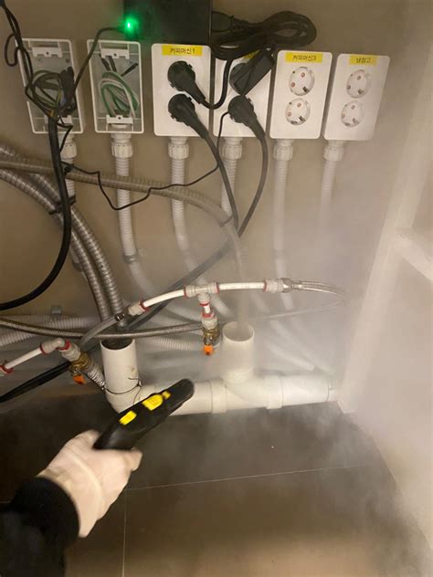 2023년 2월 9일 오늘은 서울 특별시 금천구에 위치한 상가 카페 하수구 배수구 역류로 인한 오물제거 작업 경기도 군포시 산본동 비즈프로필