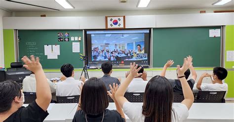 전교생 30명 신안 신의중학교 한정일 교사 교육부장관 표창