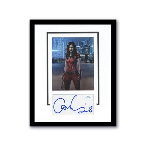 Conor Leslie Titans Autograph Signed Wonder Girl Framed 11x14