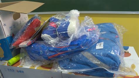建瓯壹基金温暖包送给特教学生