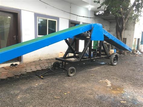 Mild Steel Inclined Loading Conveyor Systems Capacity 50 To 100 Kg Mild Steel Inclined Loading Conveyor Systems Capacity 50 To 100 Kg
