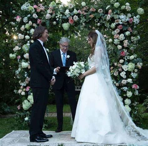 Elizabeth Gillies Biography