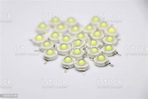 1w Led 전구 흰색 배경에 Led 전구 그룹 0명에 대한 스톡 사진 및 기타 이미지 0명 Led 조명 개념 Istock