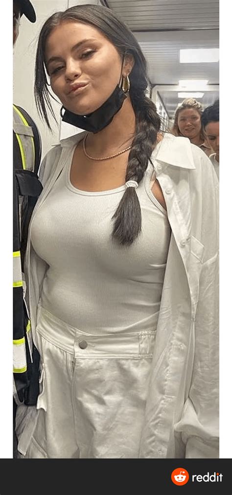 Selena With Fans Rselenagomezobsession