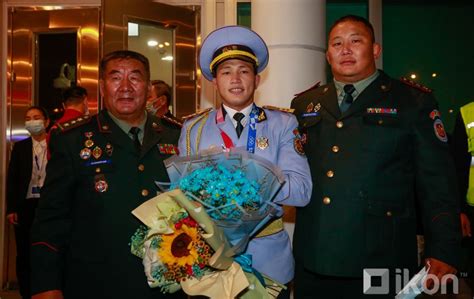 ФОТО Олимпын наадамд оролцсон тамирчид эх орондоо ирсэн агшин