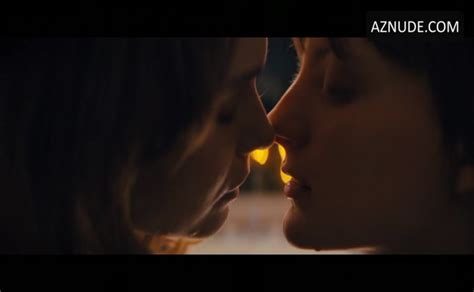 Niamh Wilson Ari Notartomaso Lesbian Scene In Grease Rise Of The Pink