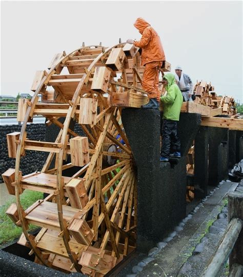 新しい三連水車が完成 朝倉市のシンボル西日本新聞me