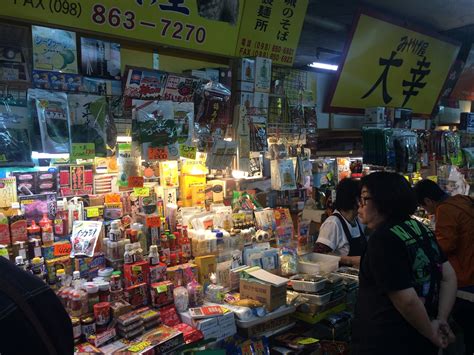 市場にて OKINAWA41