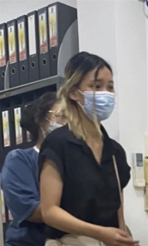 มอบตัวแล้ว สาวหึงโหด แทงตัดขั้วหัวใจแฟนคาเตียง หลบหน้าหลบตาสื่อ