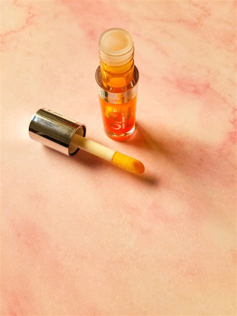 Recensione Hydra Kiss Lip Oil Essence Cosmetics Mei