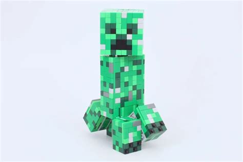 Lego Minecraft 21276 The Creeper Review And Gallery