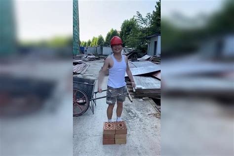 我是专业的，一般不笑场，除非忍不住