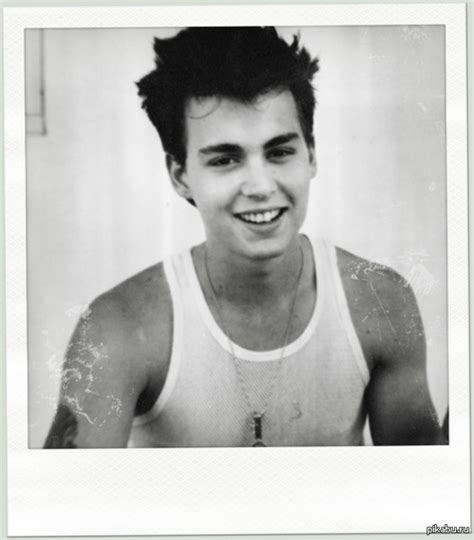 Молодой Джонни Депп ооочччеень Пикабу