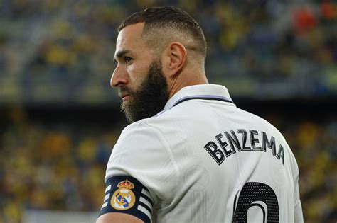 Football Benzema Au Real Madrid Cest Fini
