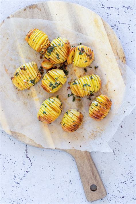 Hasselback Kartofler Med Hvidløg Og Timian Julie Bruun