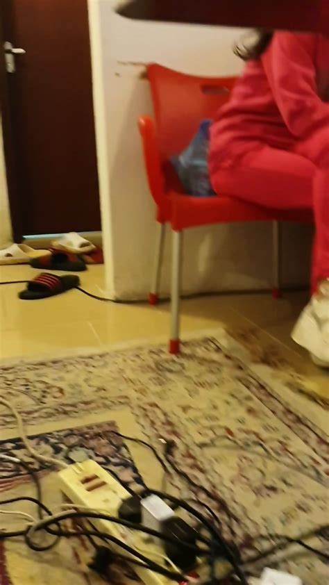 ديوث يتجسس على خواته Eporner