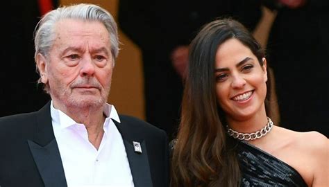 Дъщерята на Ален Делон стана майка