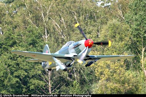 Photos Yakovlev Yak 9 Militaryaircraft De Aviation Photography