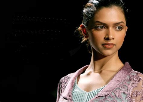 Deepika Padukone Looking Pretty Hdwallsme