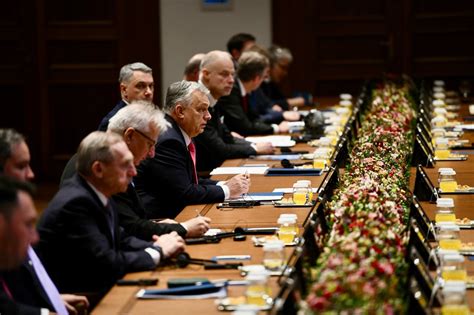 Влада Денеска се одржа заедничка седница помеѓу владите на Северна Македонија и Унгарија на