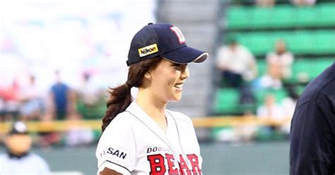 [포토엔]미코 진 이성혜 시구 마치고 룰루랄라~